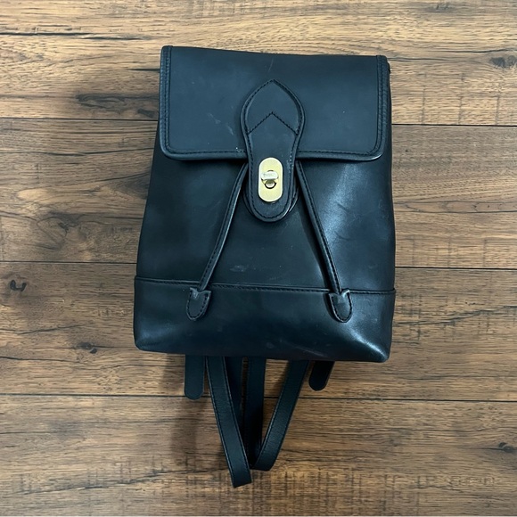 croft & barrow | Bags | Vintage Croft And Barrow Black Leather Backpack ...